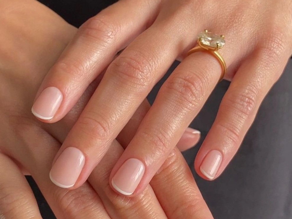 Clean manicure! Αυτά είναι τα πιο κομψά νύχια για αυτή την μεταβατική ...